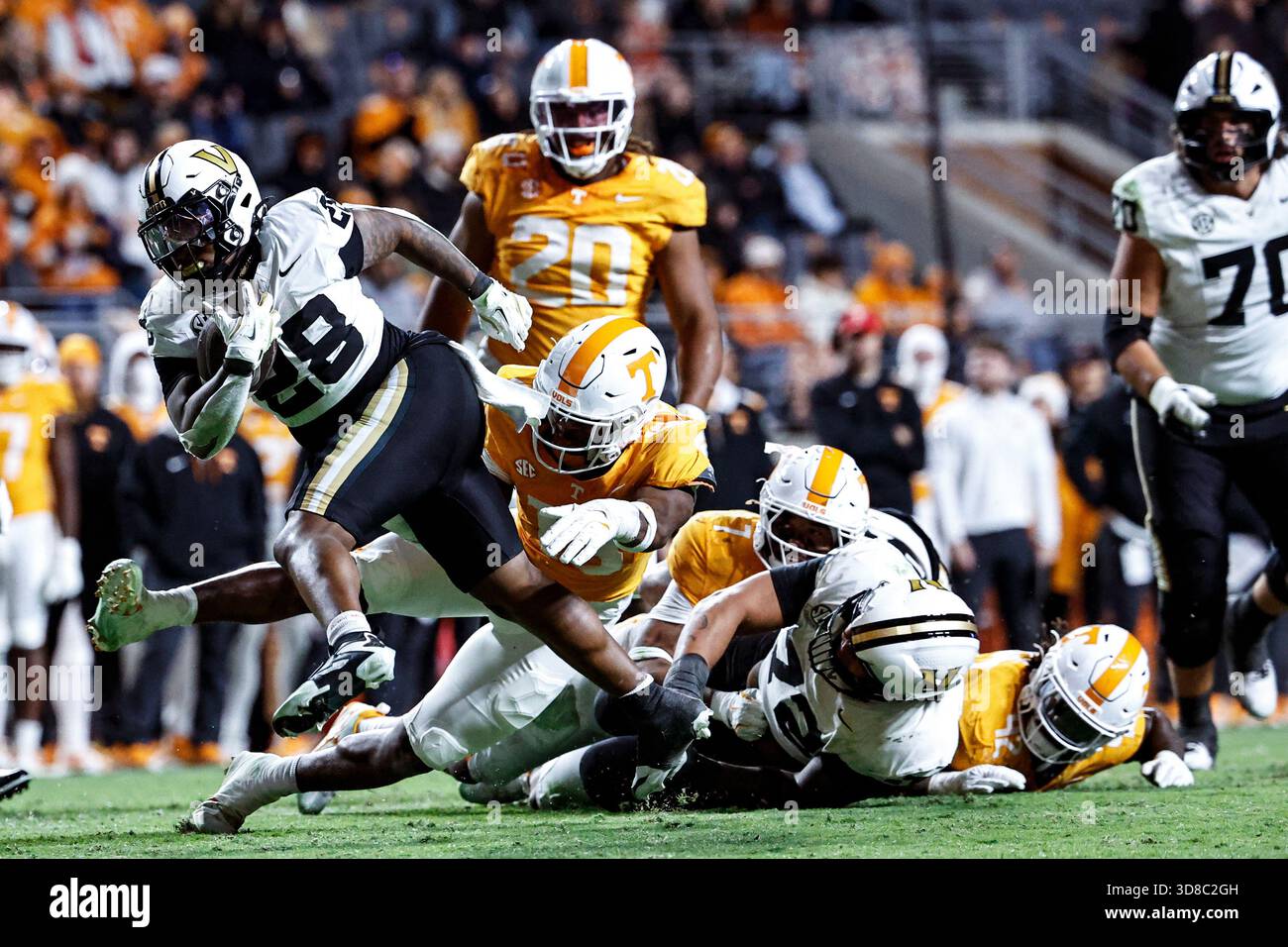 Vanderbilt running back Sedrick Alexander (28) escapes from Tennessee ...