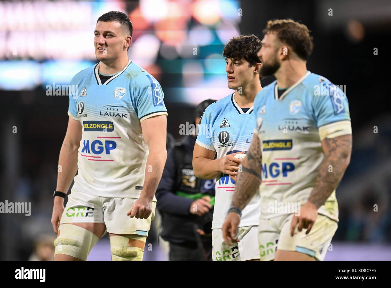Ewan Johnson of Bayonne and Raphael Marchesin of Bayonne during the Top ...