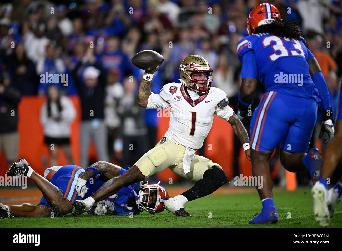 Florida State quarterback Tommy Castellanos (1) throws a pass while ...