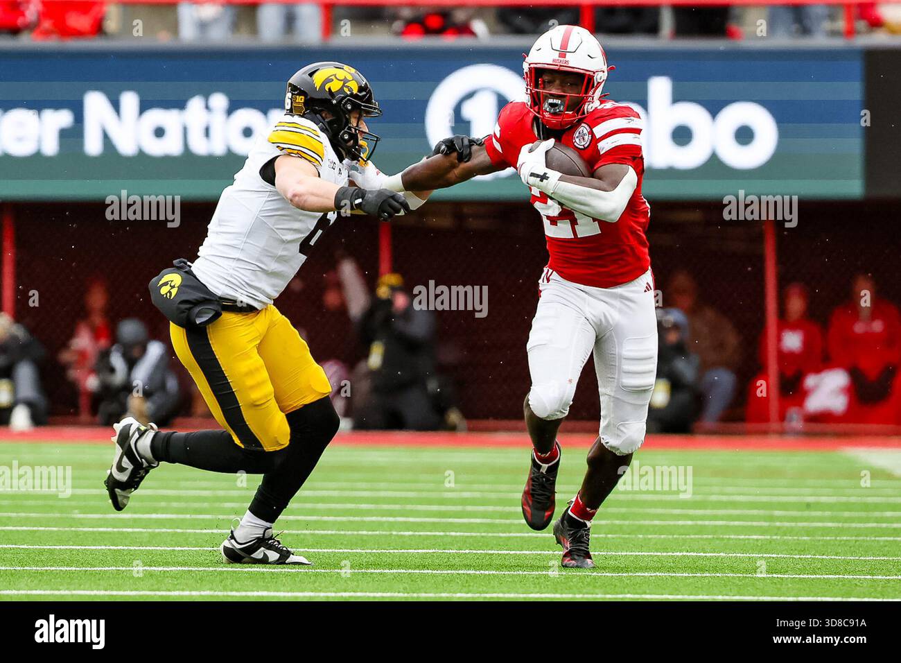 November 28, 2025 Lincoln, NE. U.S. - Iowa Hawkeyes defensive back Zach ...
