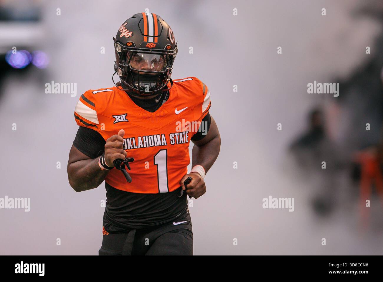 STILLWATER, OK - NOVEMBER 29: Oklahoma State Cowboys running back Kalib ...
