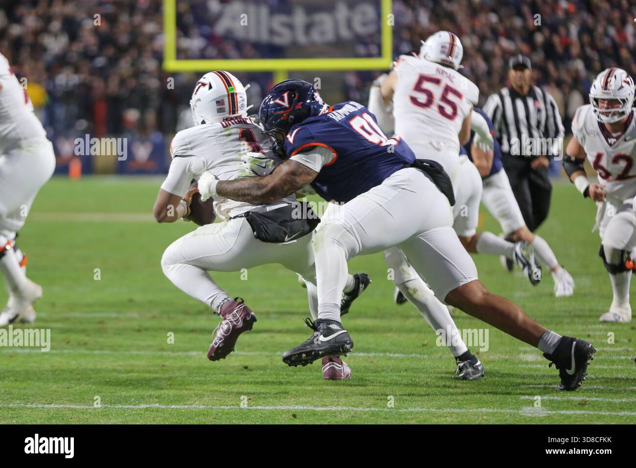 Charlottesville, VA, USA. 29th Nov, 2025. Virginia Cavaliers linebacker ...