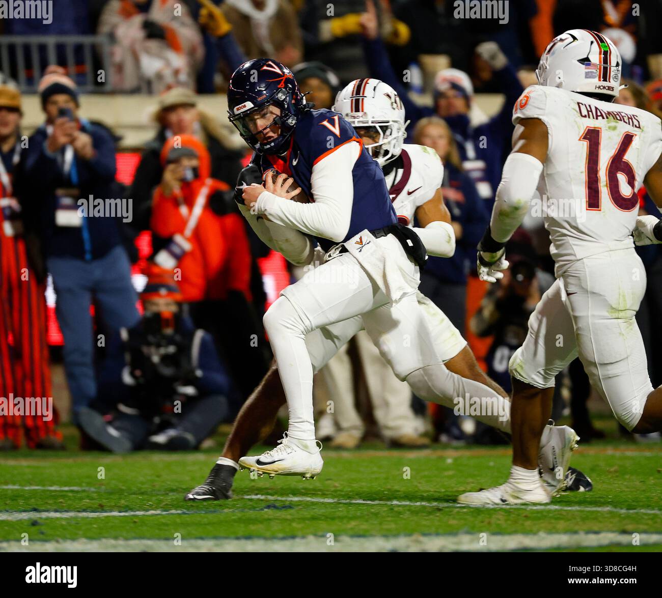 November 29, 2025: Virginia Cavaliers QB #4 Chandler Morris runs for a ...