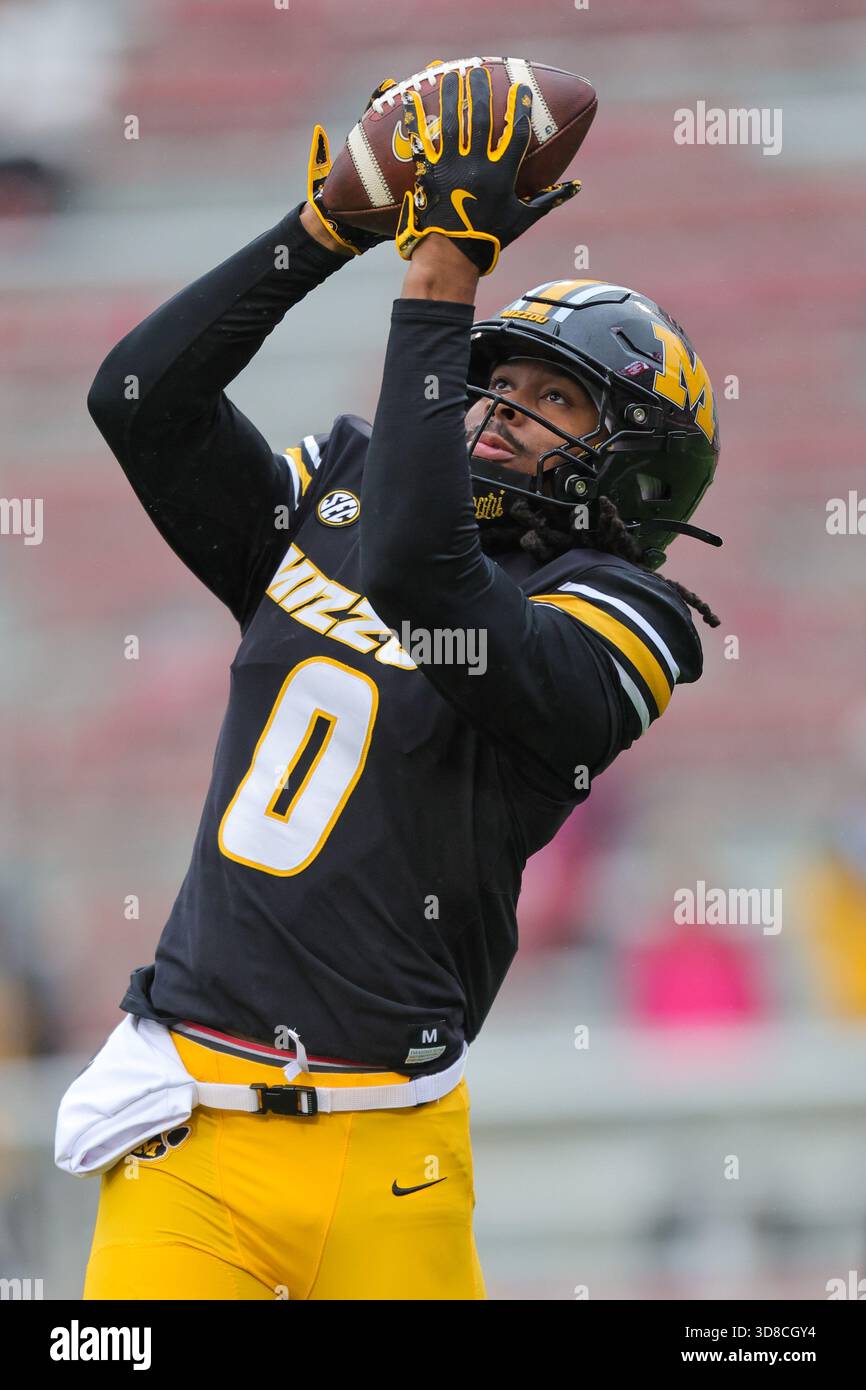 November 29, 2025: Missouri receiver Josh Manning (0) goes up to make a ...
