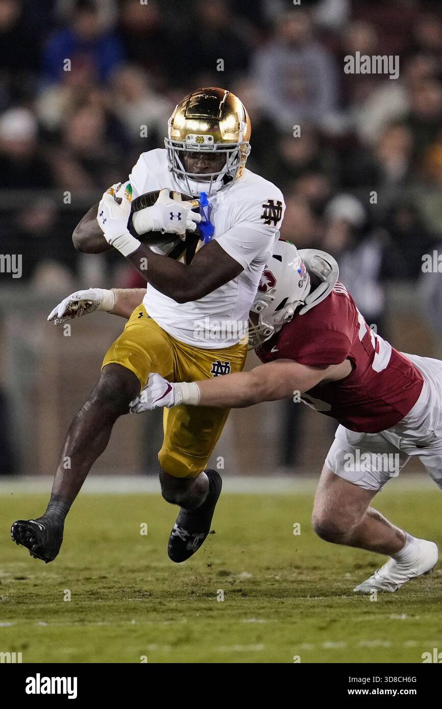 Notre Dame running back Jeremiyah Love (4) runs the ball against ...