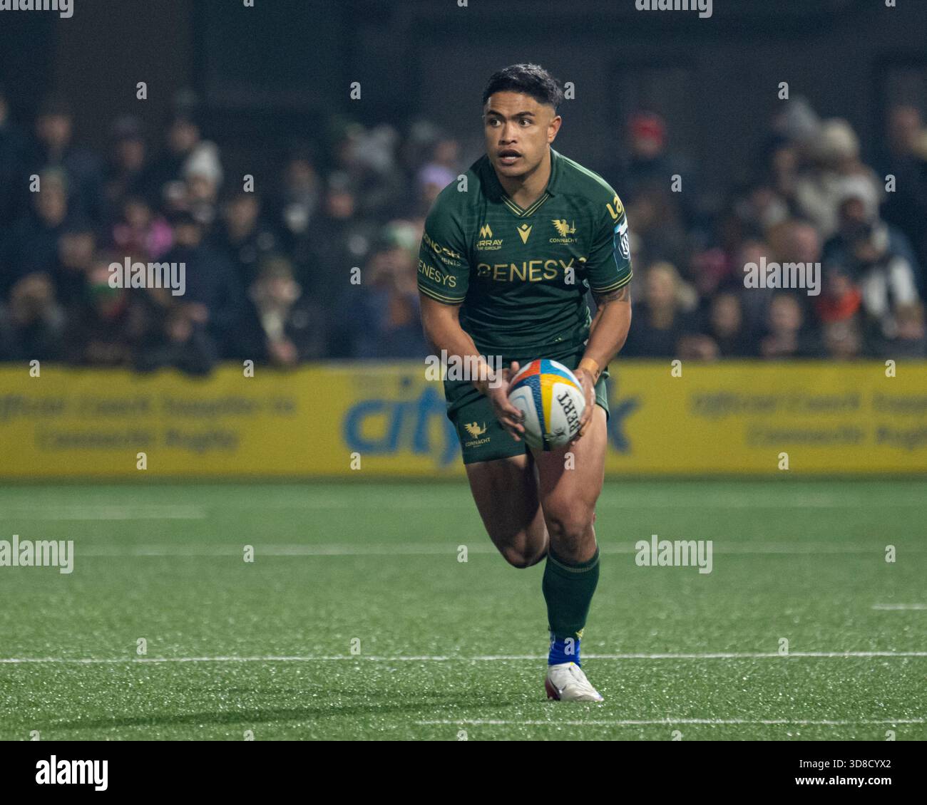 Josh Ioane of Connacht runs with the ball during the United Rugby ...