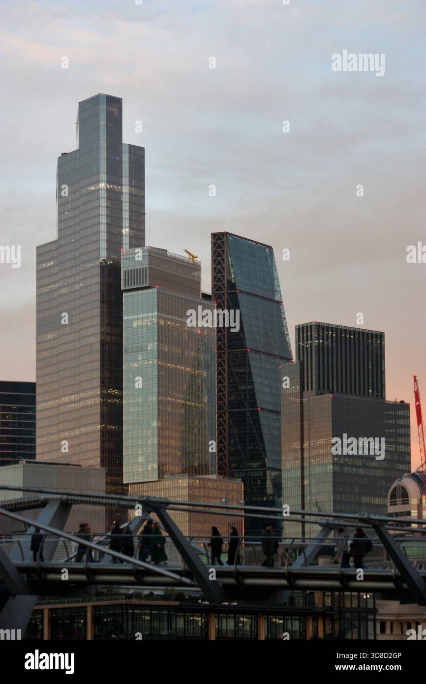 Cluster skyscrapers financial district hi-res stock photography and ...