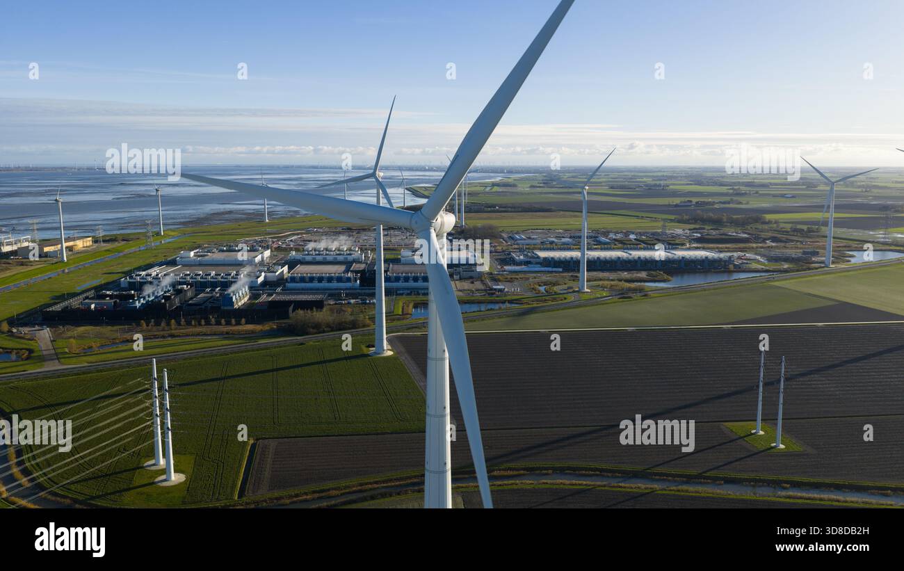 Clean energy data center future hi-res stock photography and images - Alamy