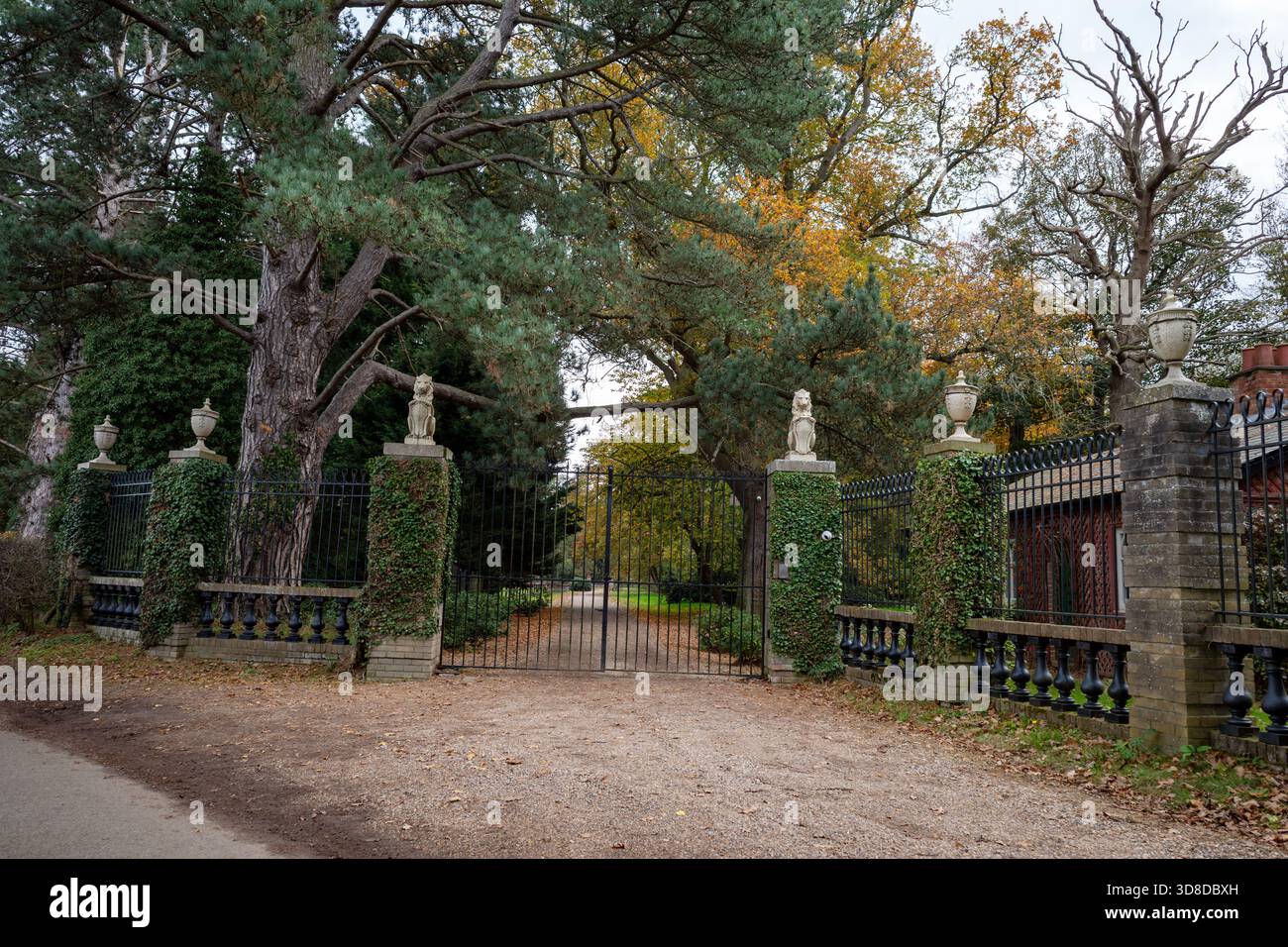 Entrance to loudham hall estate Pettistree Suffolk Stock Photo - Alamy