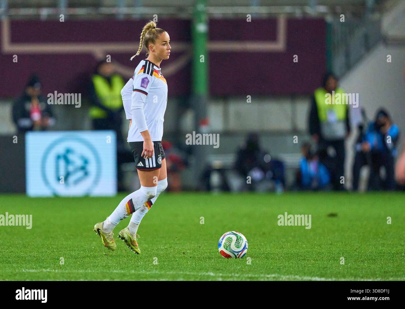 Giulia Gwinn of Germany in the Women s Nations League 2025 Final first ...
