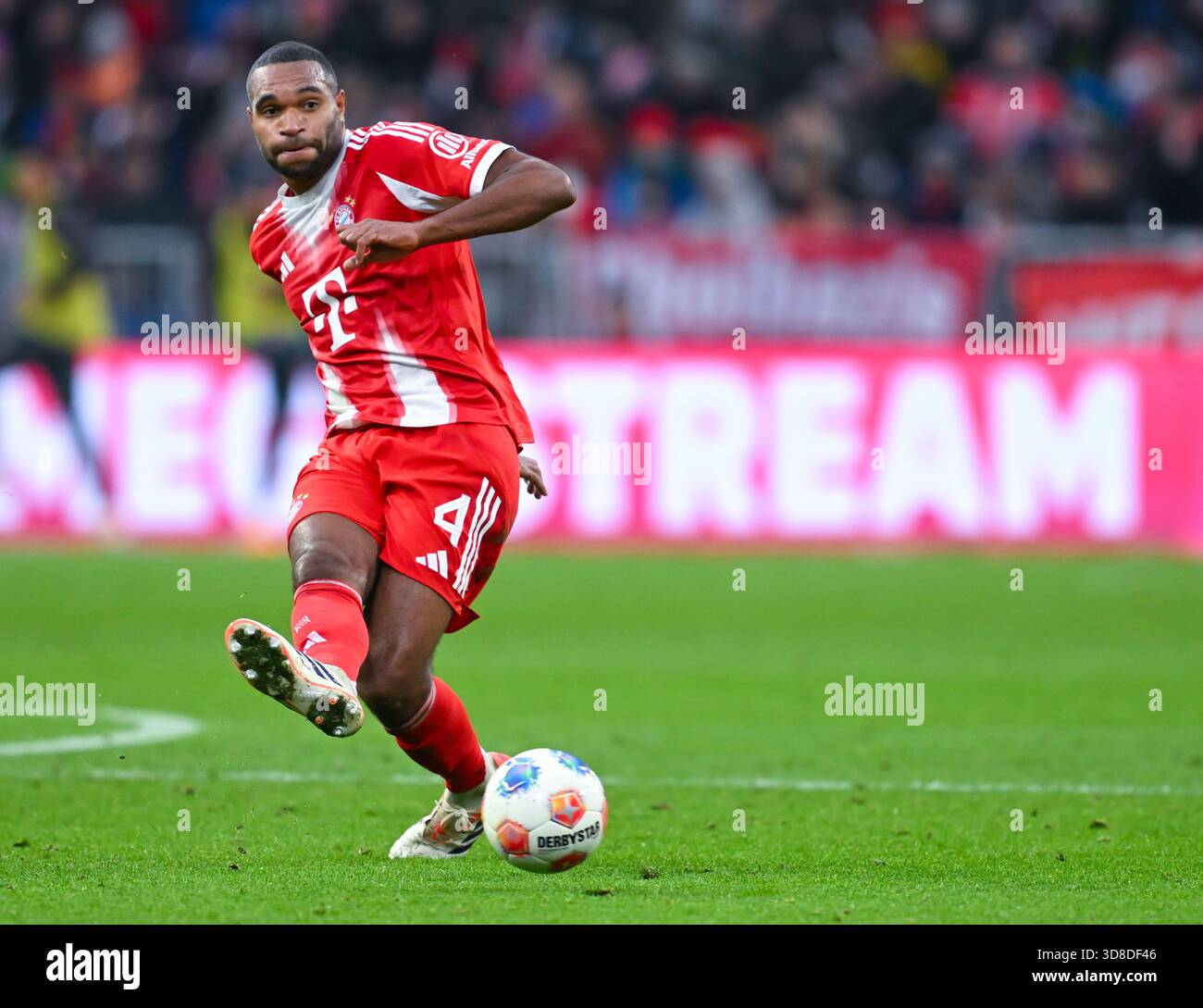29 November 2025, Bavaria, Munich: Soccer: Bundesliga, Bayern Munich ...