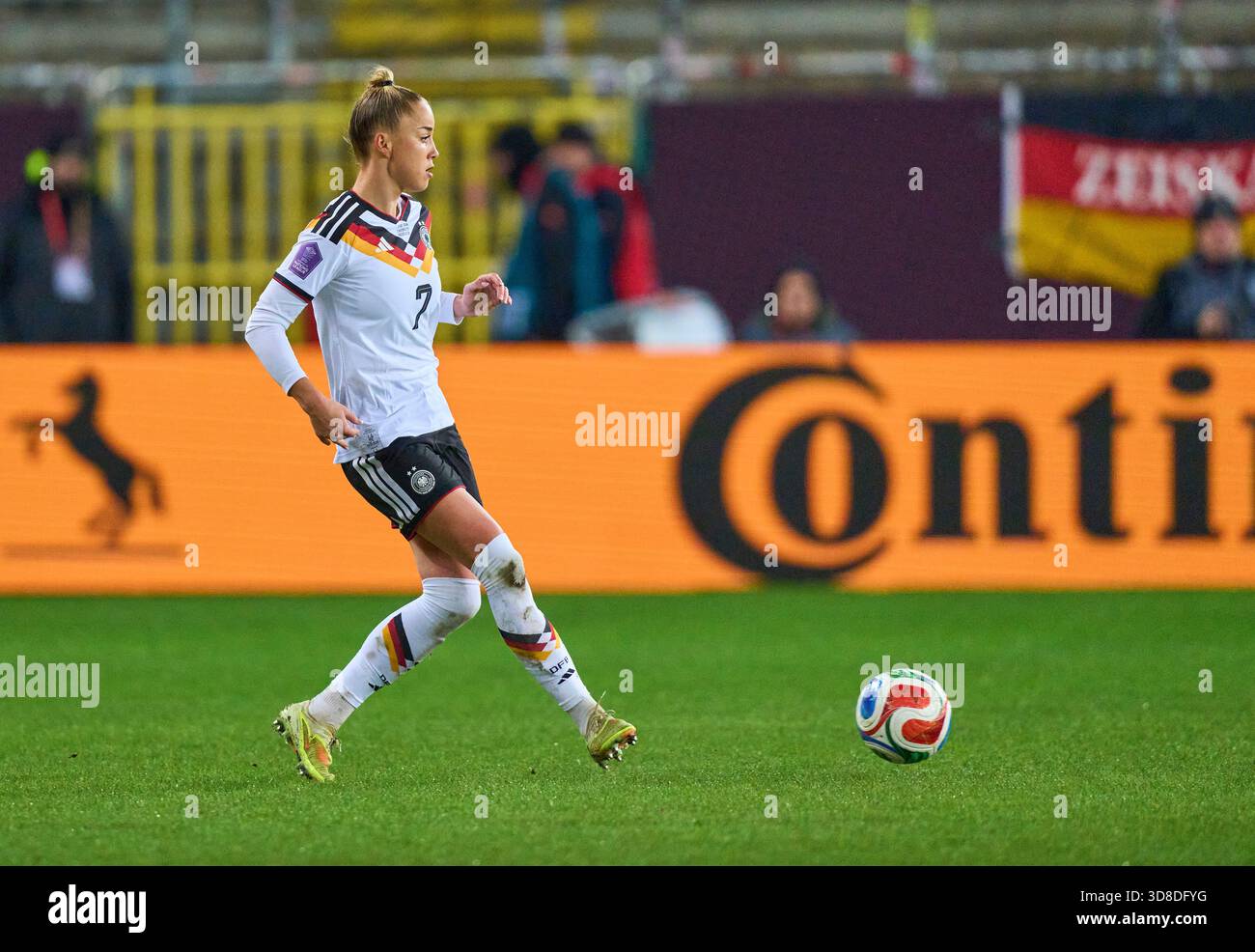 Giulia Gwinn of Germany in the Women s Nations League 2025 Final first ...