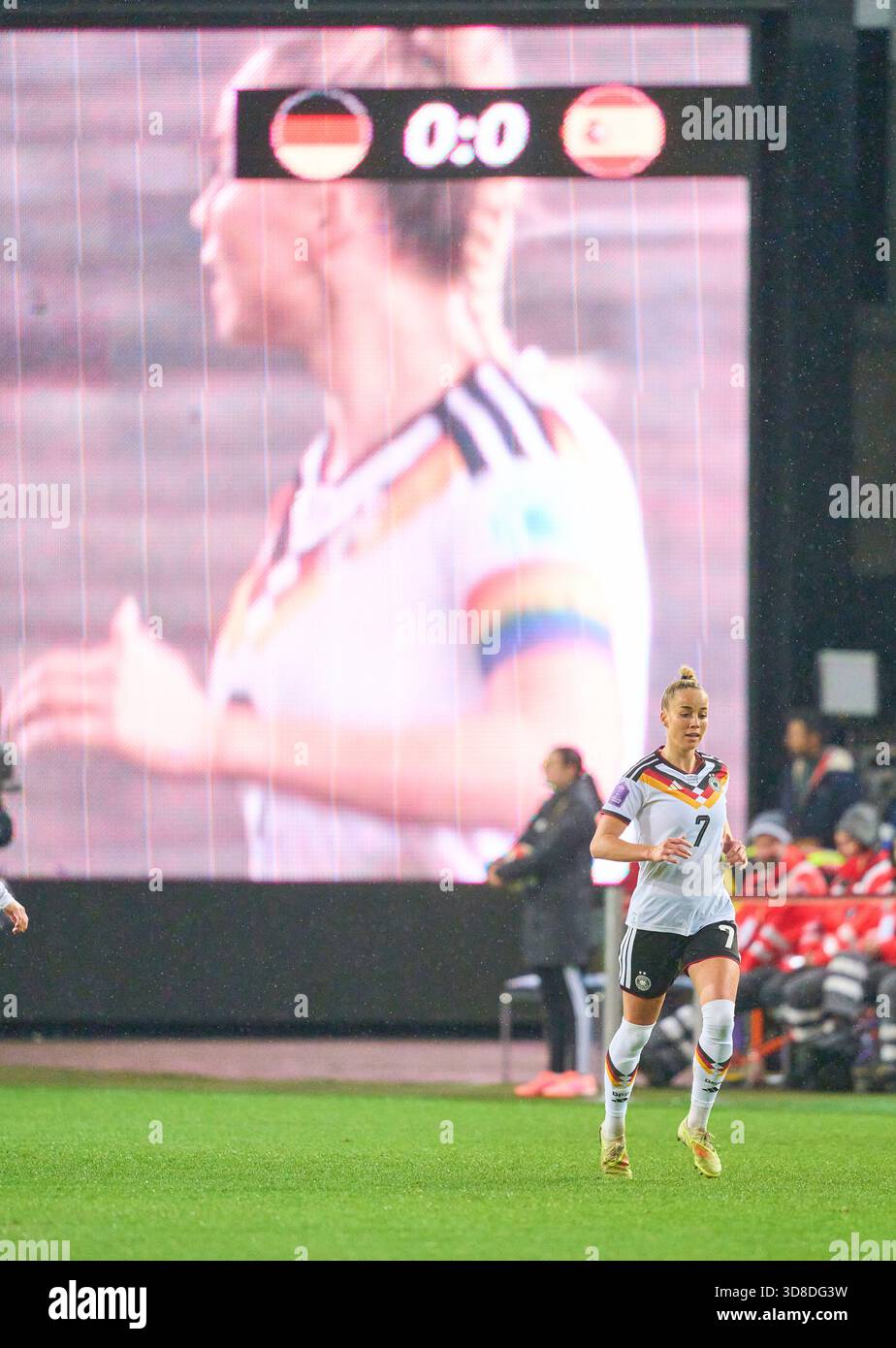 Giulia Gwinn of Germany in the Women s Nations League 2025 Final first ...