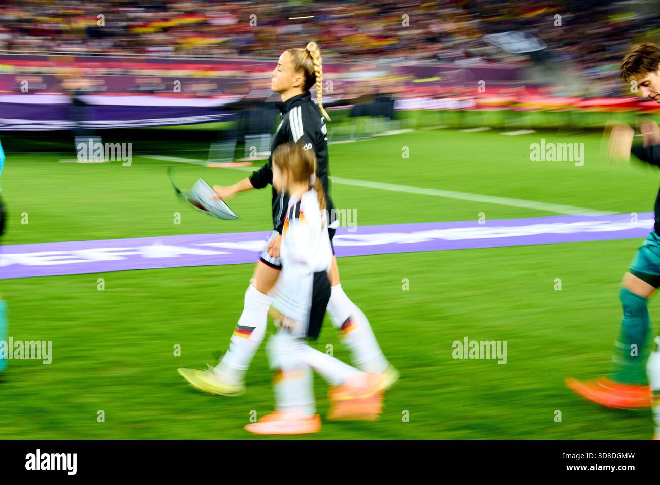 Giulia Gwinn of Germany in the Women s Nations League 2025 Final first ...