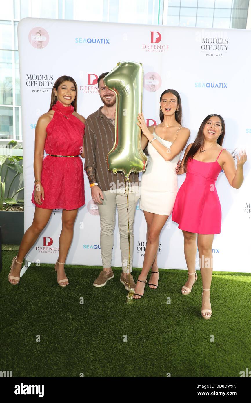 Sydney, Australia. 30th November 2025. Models Aprille Love and ...