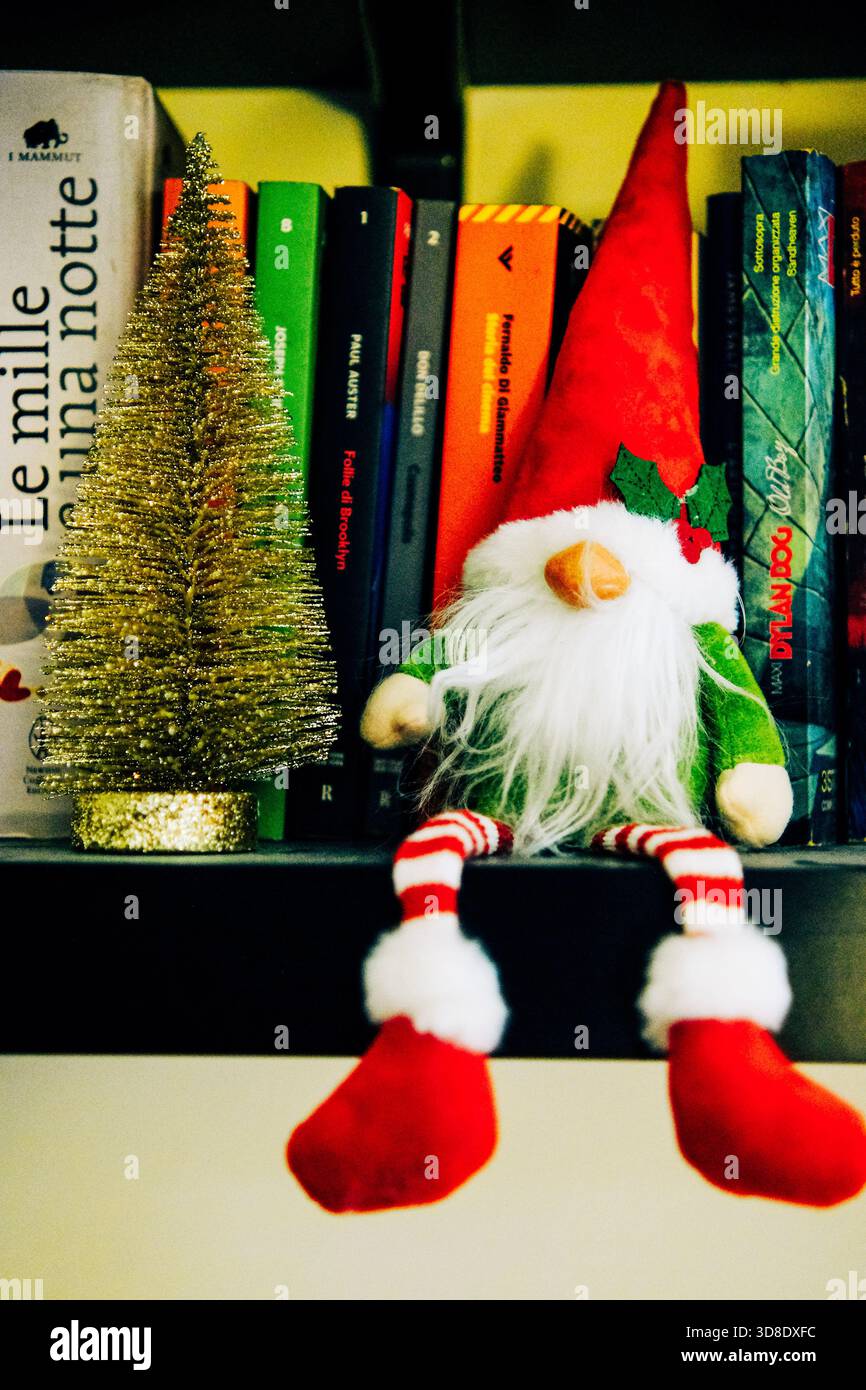 Shelf small christmas tree hi-res stock photography and images - Alamy