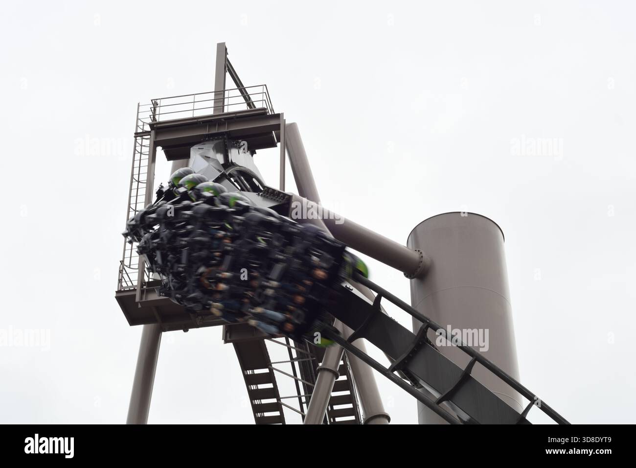 Roller coaster dynamics hi-res stock photography and images - Alamy