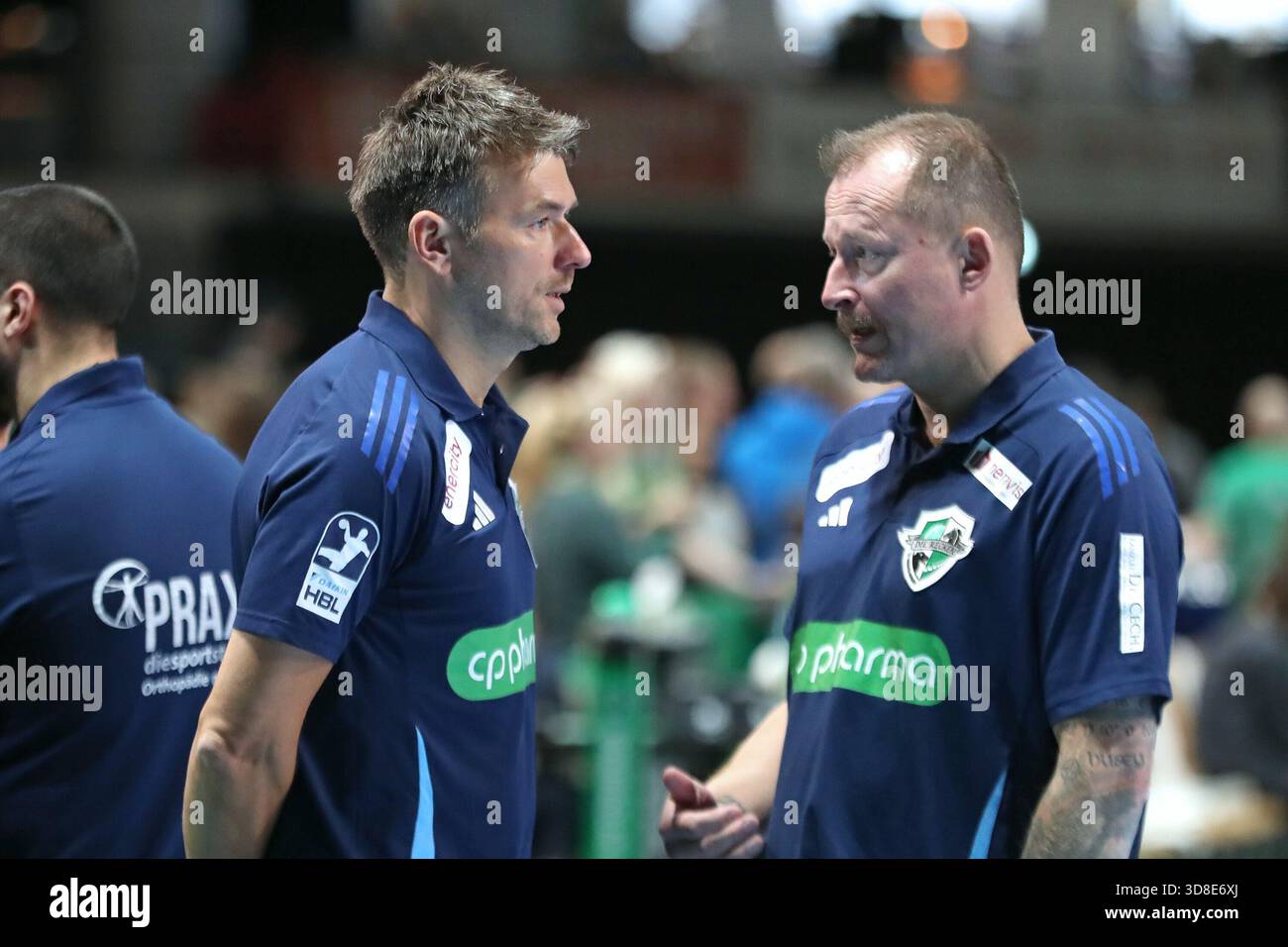 Coach Christian Prokop (Hannover-Burgdorf/ left). Handball, DAIKIN HBL ...