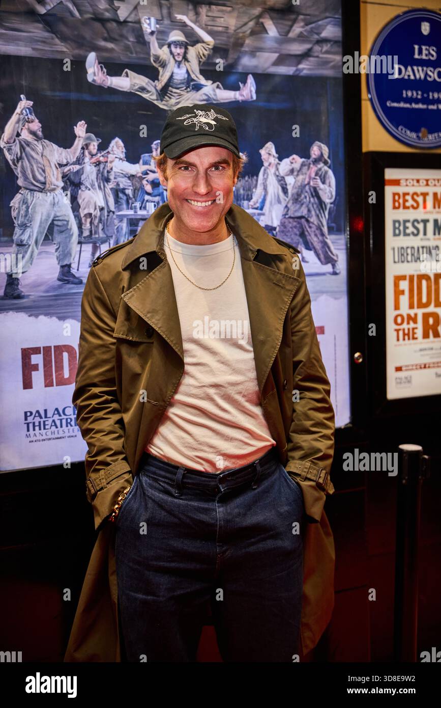 James cartwright actor hi-res stock photography and images - Alamy