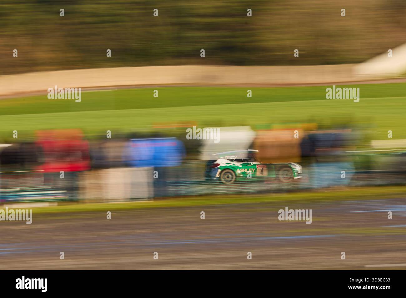 Donington Park, England, 30th Nov 2025, No4, Sean Quigley of Sutton ...