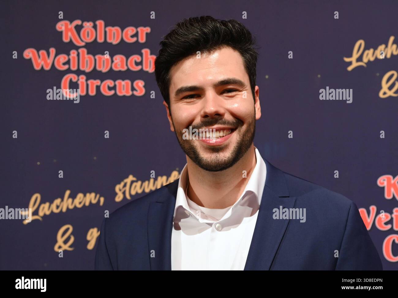 Moderator Riccardo Vaccaro kommt zur Premiere des 10. Kölner ...