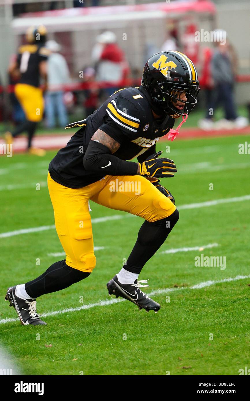 November 29, 2025: Marvin Burks Jr. (1) Missouri defense back comes up ...