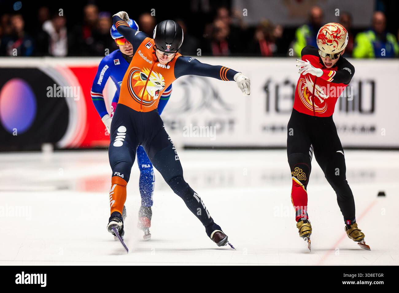 DORDRECHT – Friso Emons (NED) wins the men's relay final on day 4 of ...