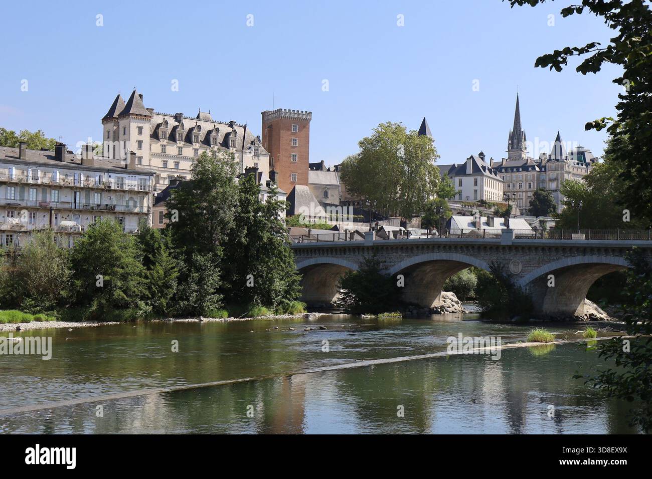 Pau overview hi-res stock photography and images - Alamy