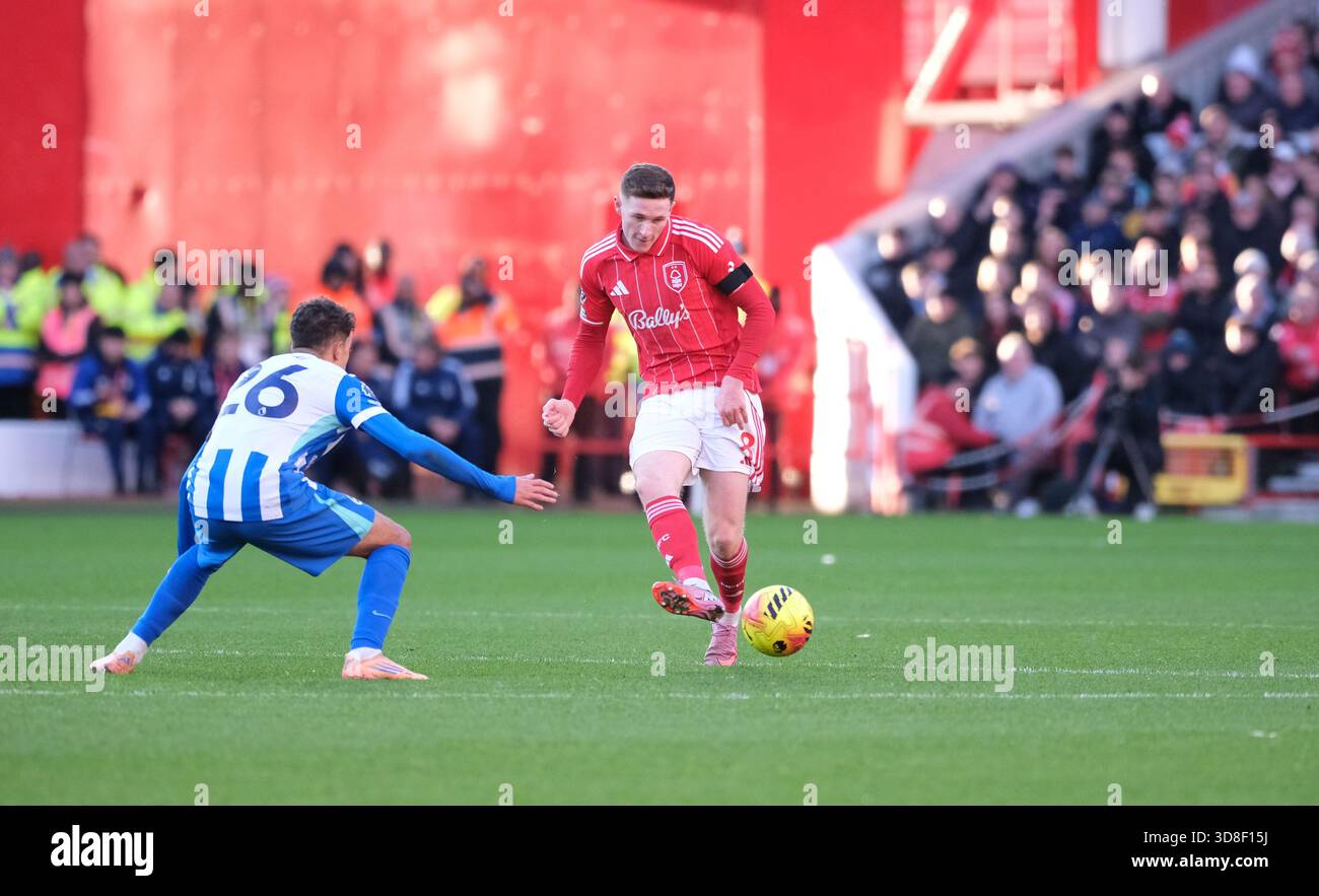 Elliot Anderson of Nottingham Forest passing the ball forward during ...