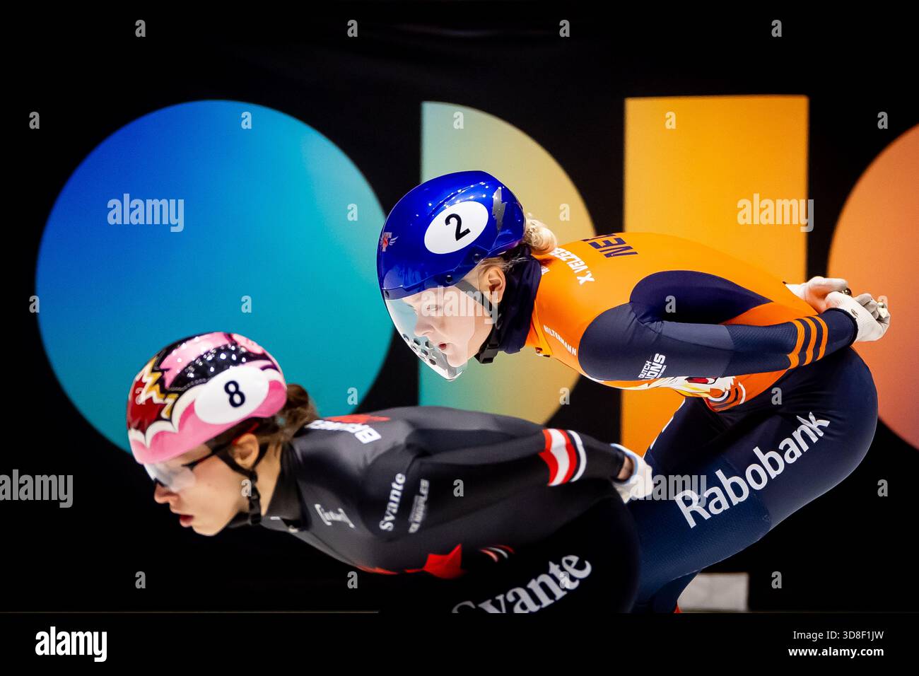 DORDRECHT - Xandra Velzeboer and Florence Brunelle (CAN) during the 500 ...