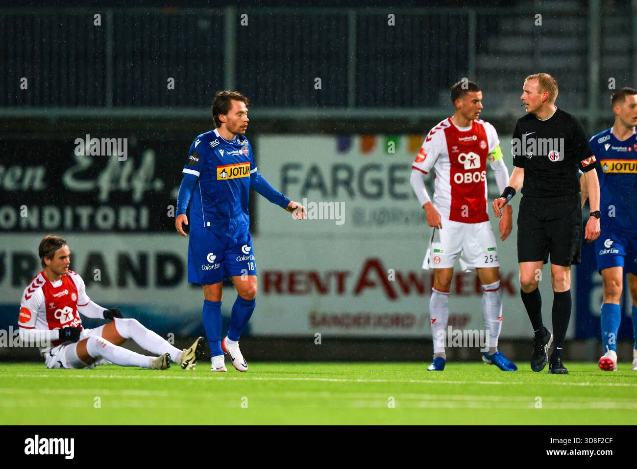 Sandefjord 20251130. Referee Eivind Bodding during the elite football ...