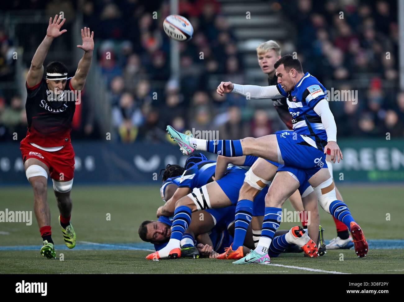 Barnet. United Kingdom. 30 November 2025. Prem Rugby. Saracens V Bath ...