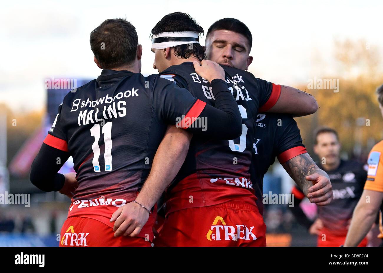 Barnet. United Kingdom. 30 November 2025. Prem Rugby. Saracens V Bath ...