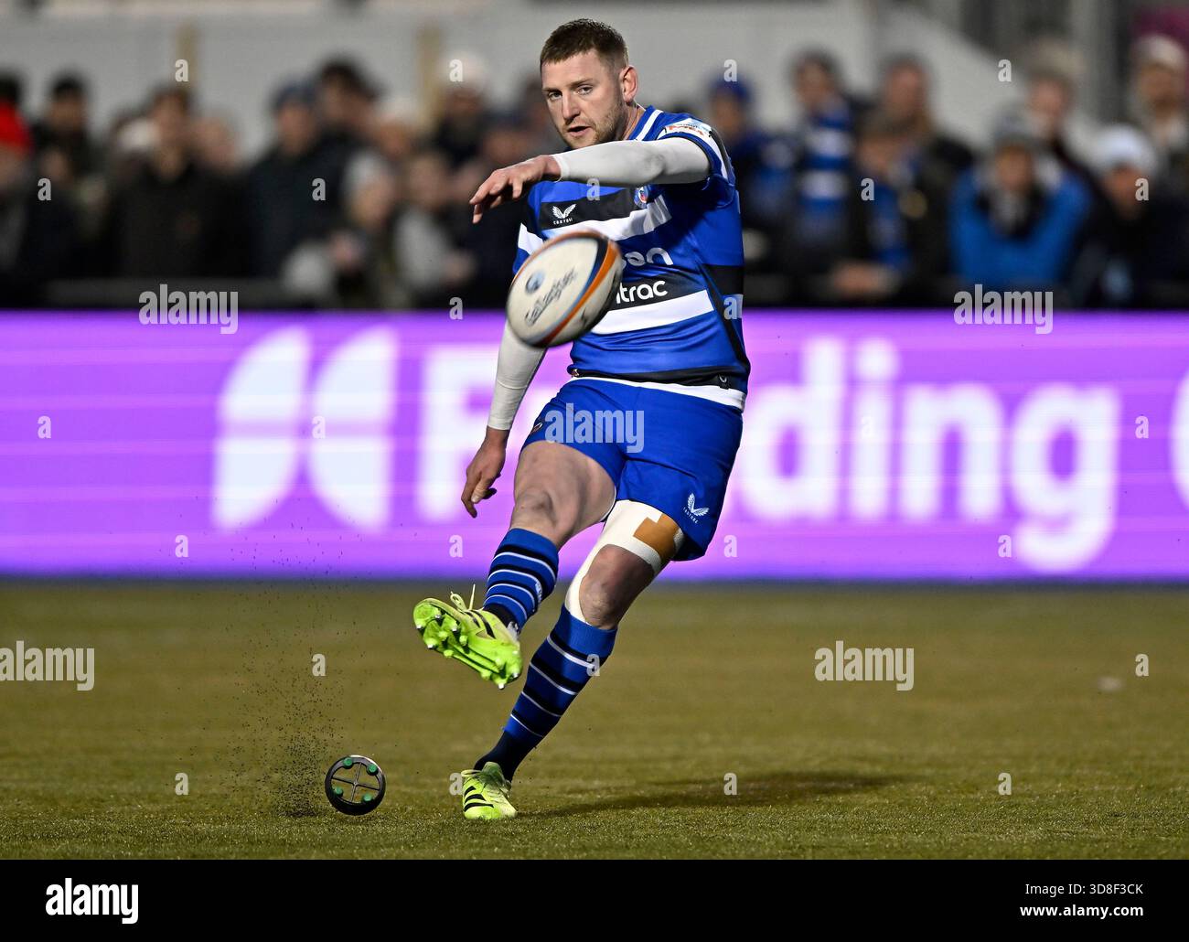 Barnet. United Kingdom. 30 November 2025. Prem Rugby. Saracens V Bath ...