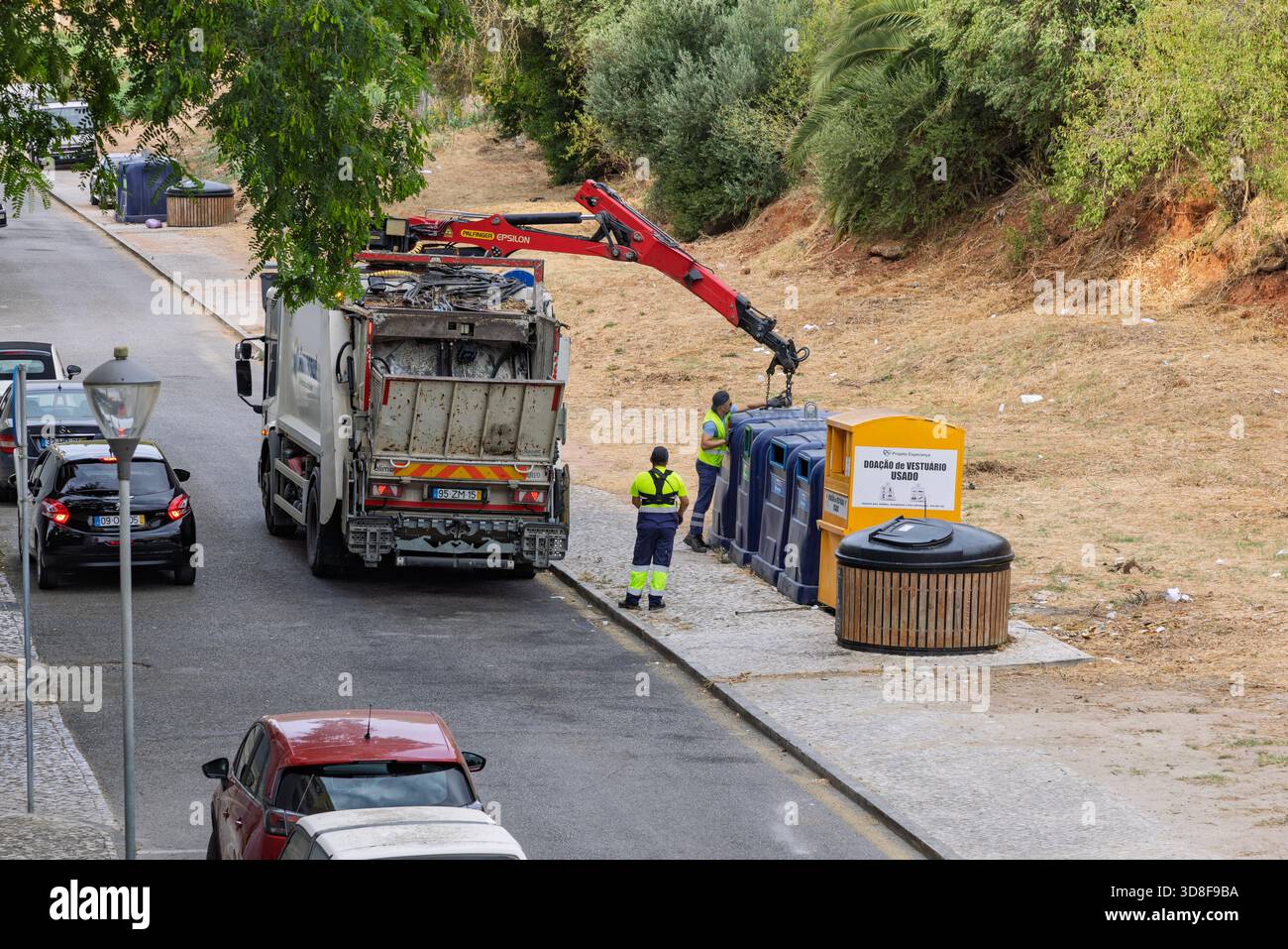 Municipal garbage truck hydraulic crane hi-res stock photography and ...