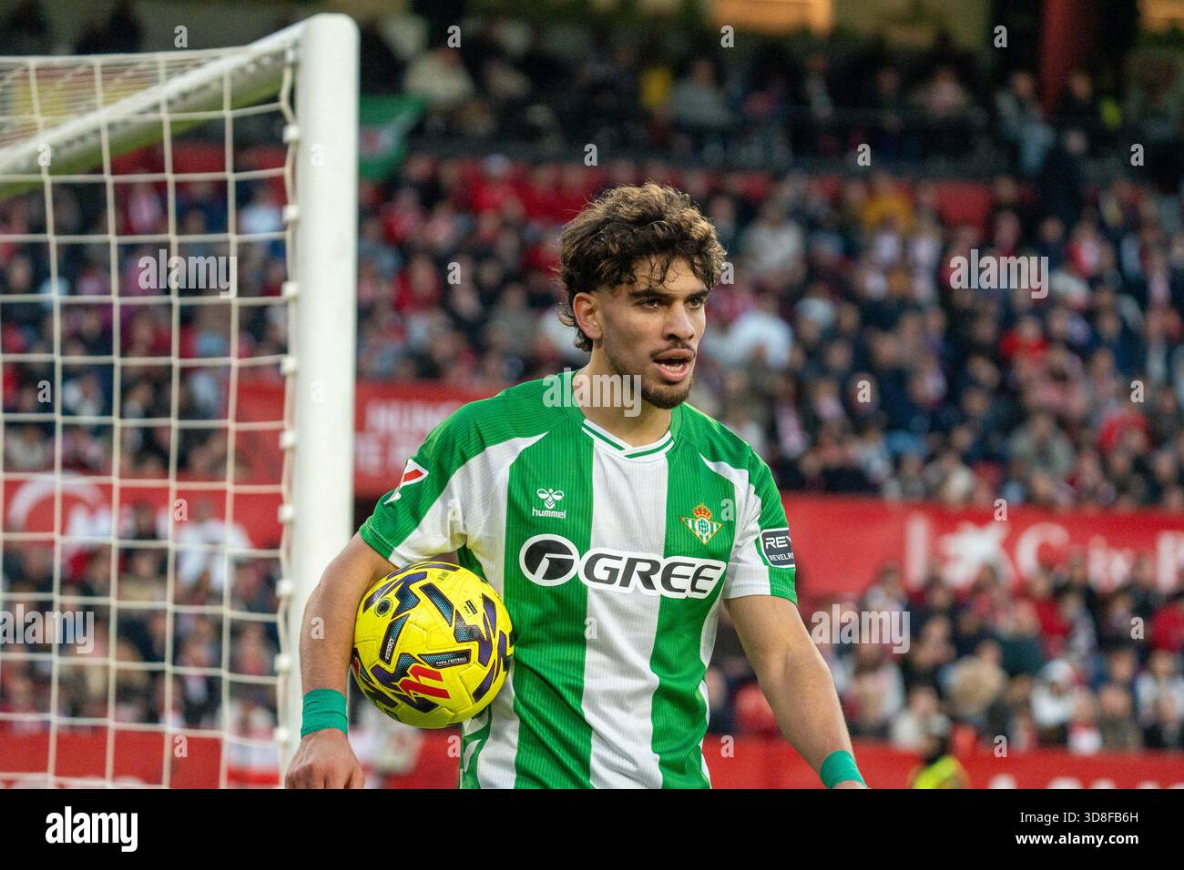Ez Abde N10 of Real Betis with the ball on his hand during the La Liga ...