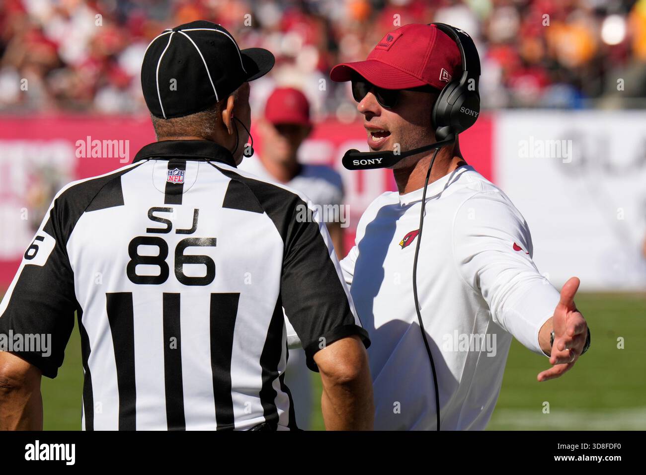 Arizona Cardinals head coach Jonathan Gannon argues with side judge ...