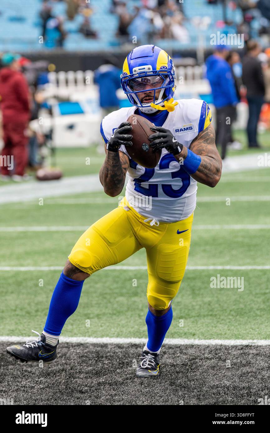 Los Angeles Rams running back Kyren Williams warms up before an NFL ...