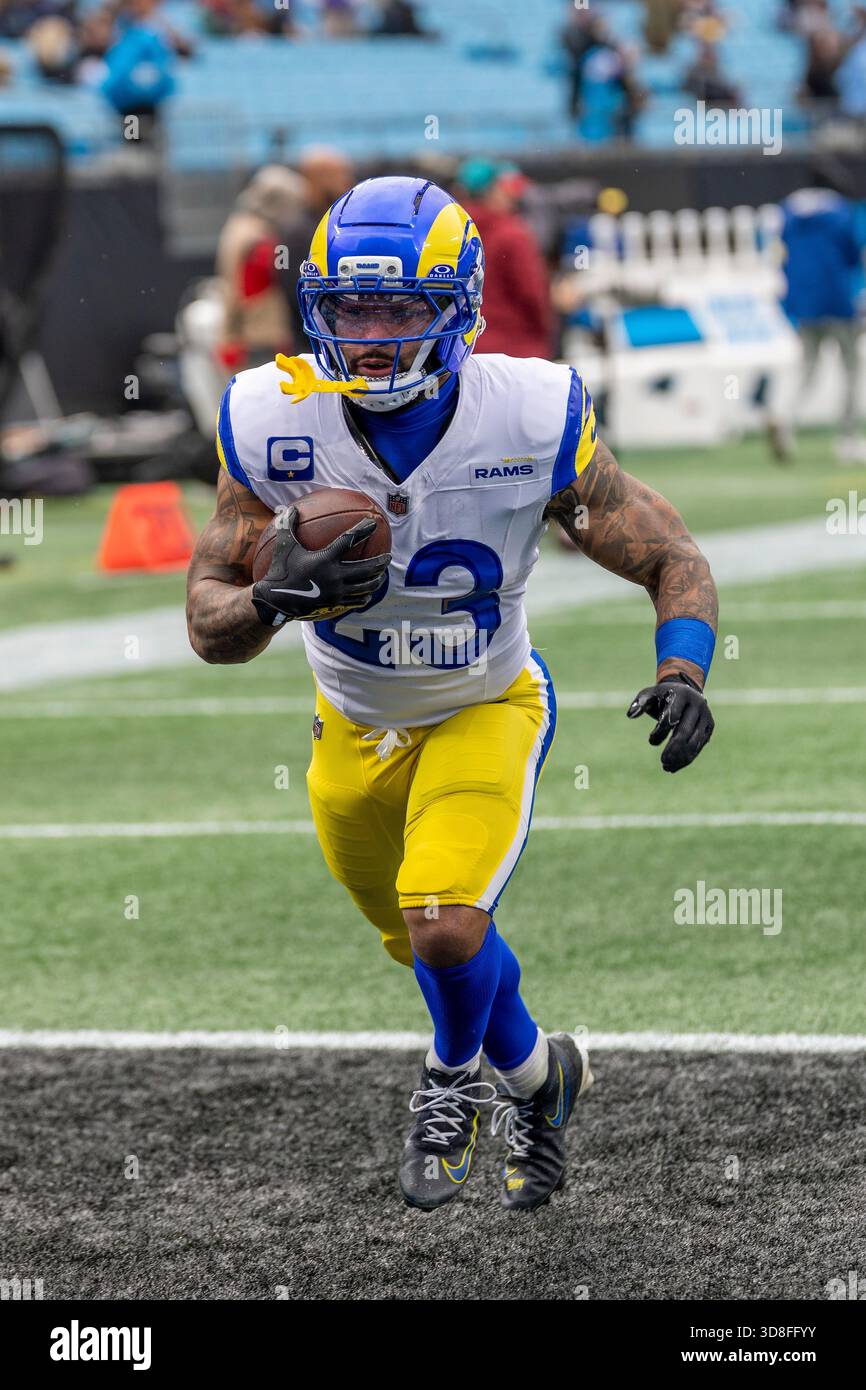 Los Angeles Rams running back Kyren Williams warms up before an NFL ...
