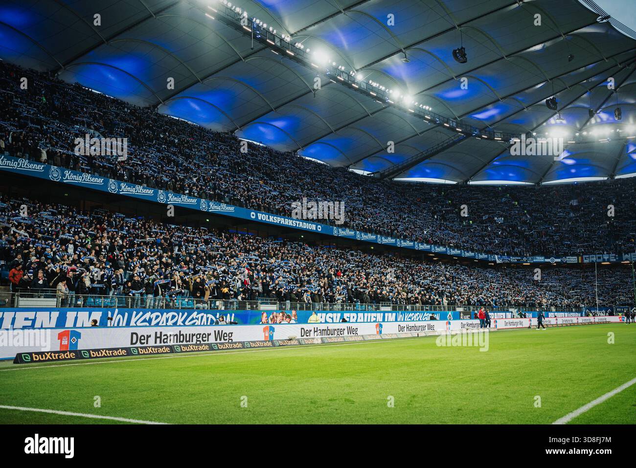 HSV Hamburg-Westkurve with scarves in hand; football, 1. Bundesliga ...