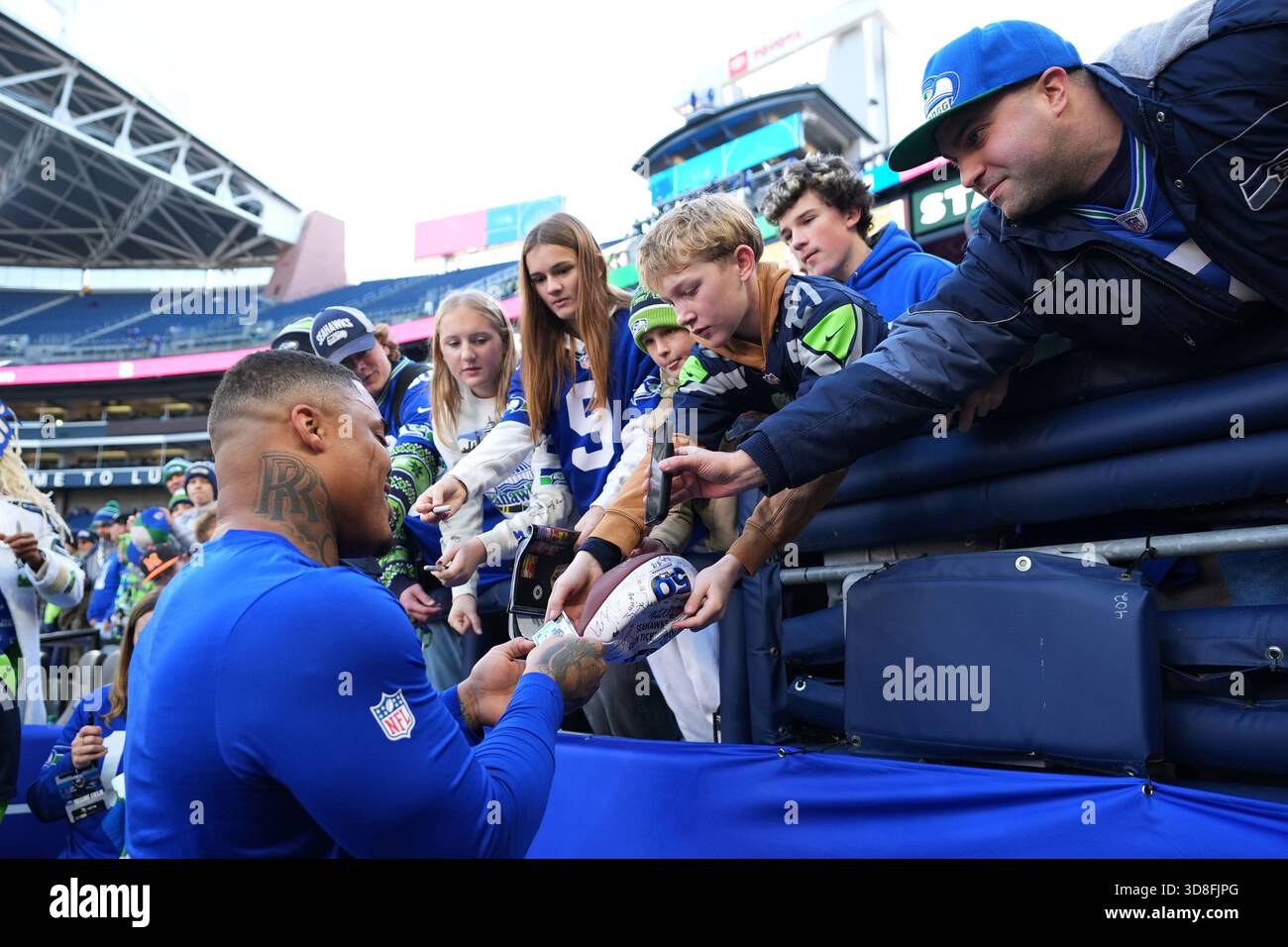 Seattle Seahawks defensive tackle Byron Murphy II signs autographs ...