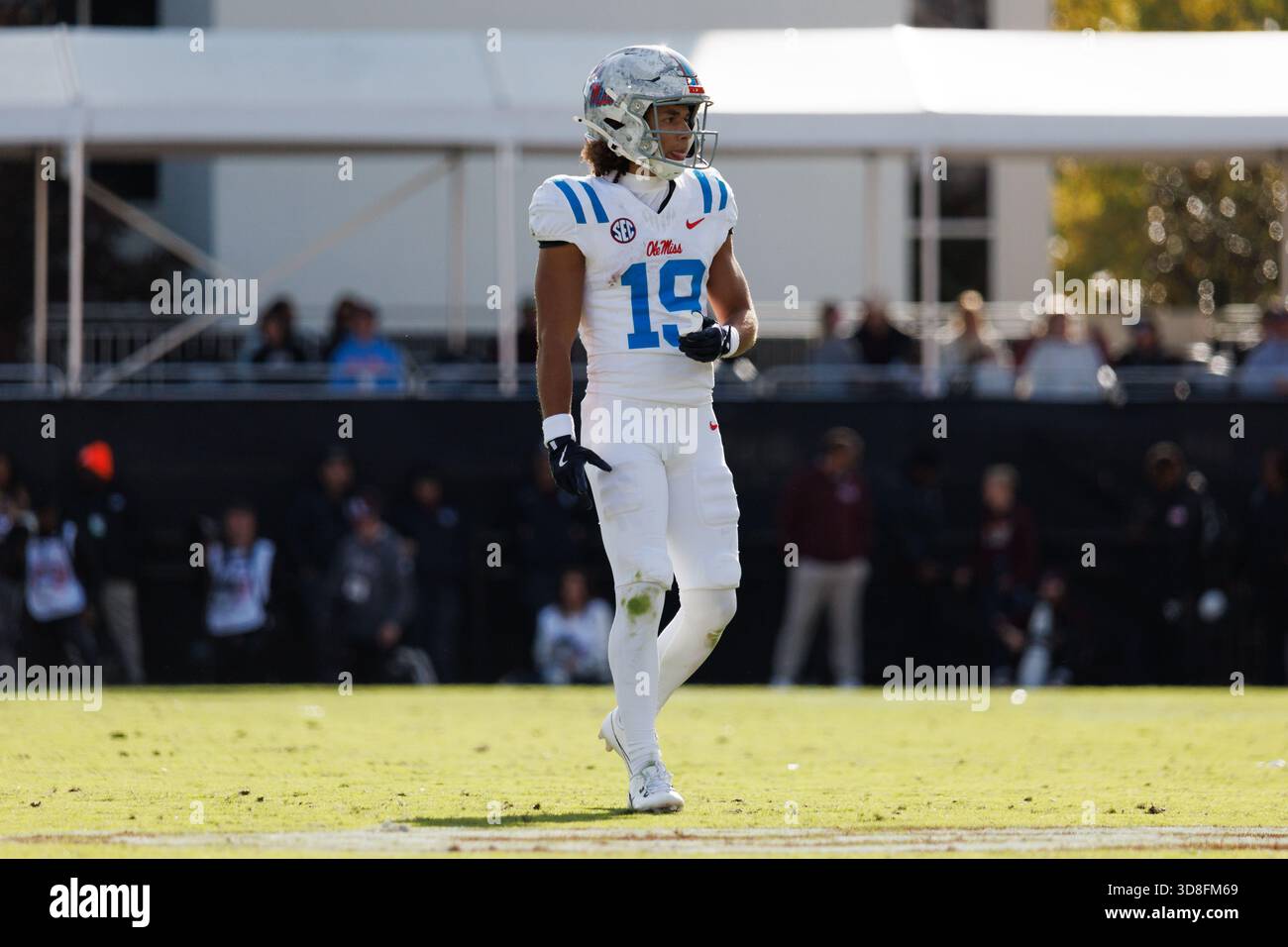 Mississippi Rebels wide receiver Cayden Lee (19) lines up before the ...