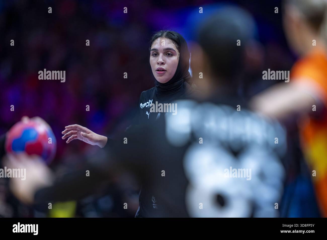 ROTTERDAM - Lojin Abdalla (EGY) during the World Cup handball match in Group E between the ...