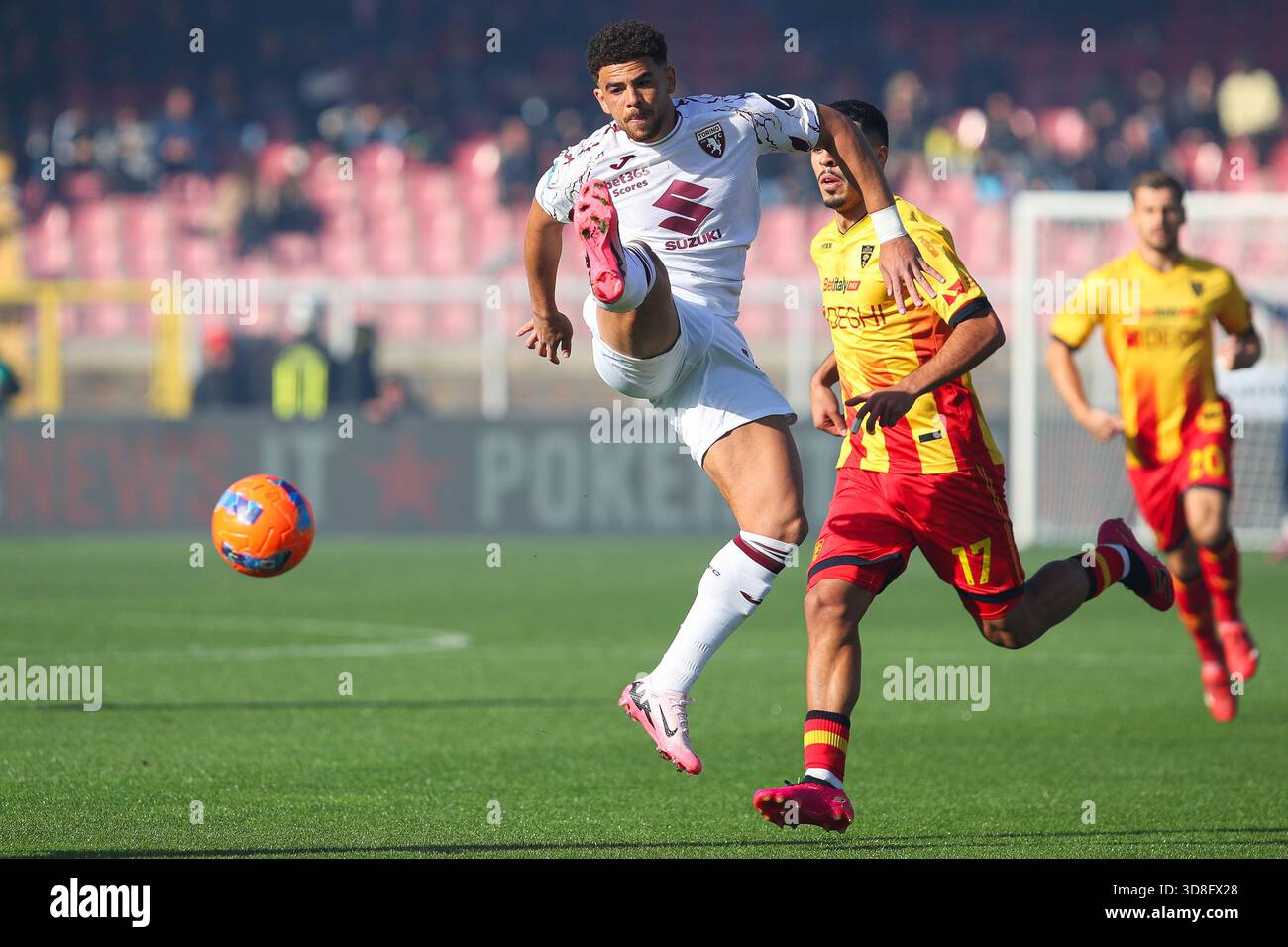 Che Adams of Torino FC in action during the serie A match between US ...