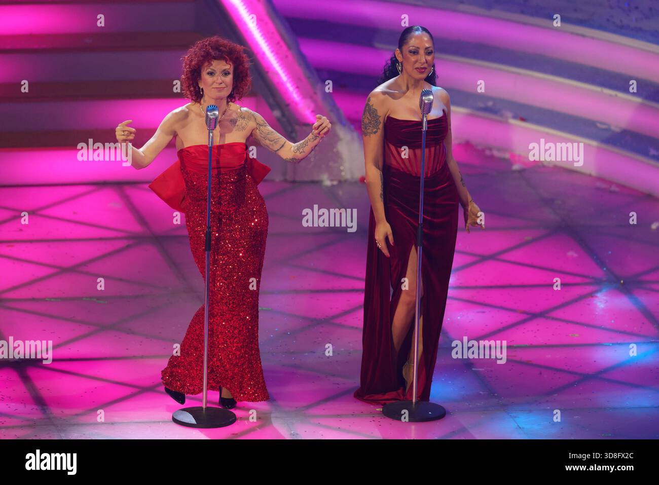 Das Adventsfest der 100.000 Lichter 2025 Lucy Diakovska und Jessica ...