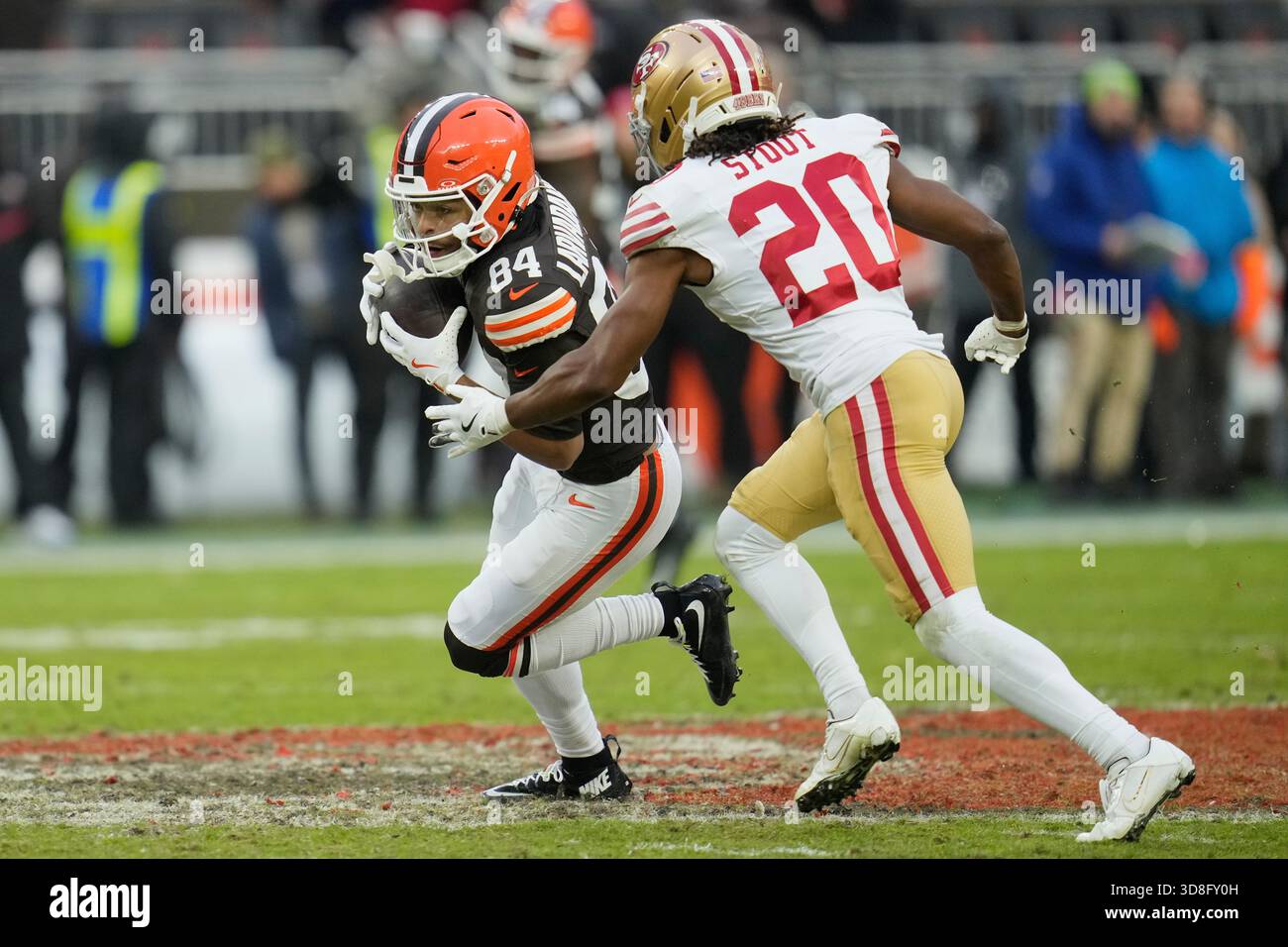 Cleveland Browns wide receiver Gage Larvadain (84) runs against San ...