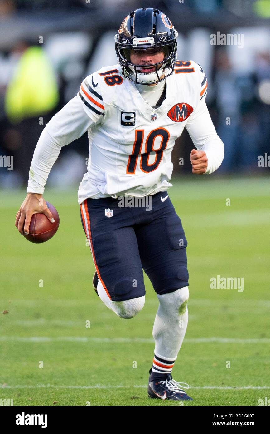 Chicago Bears quarterback Caleb Williams in action during an NFL ...