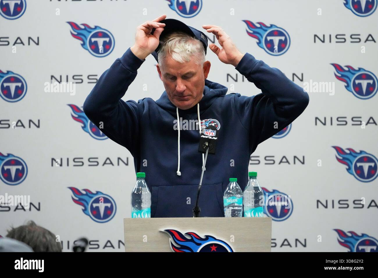 Tennessee Titans interim head coach Mike McCoy responds to questions ...