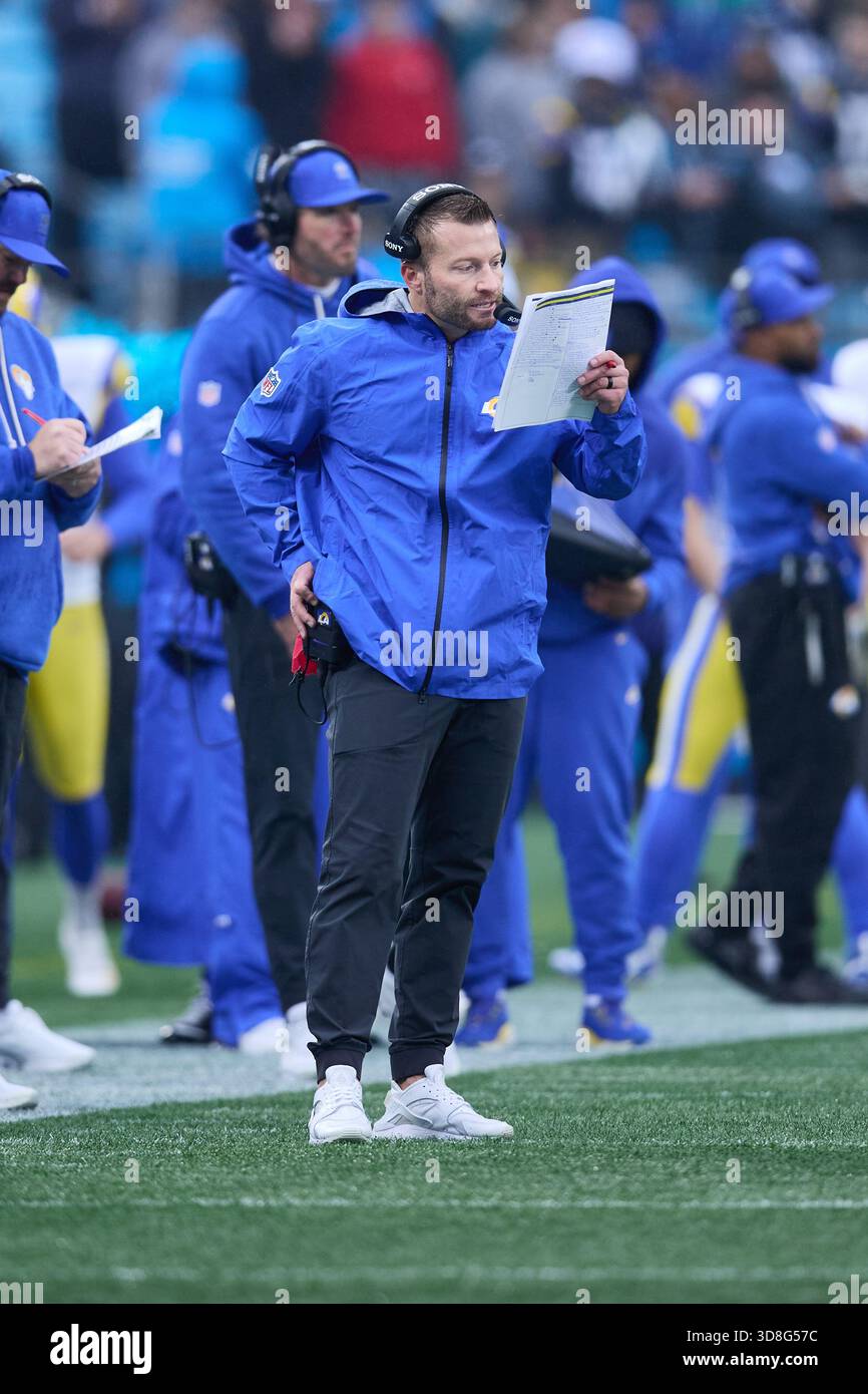 Los Angeles Rams head coach Sean McVay calls a play during an NFL ...