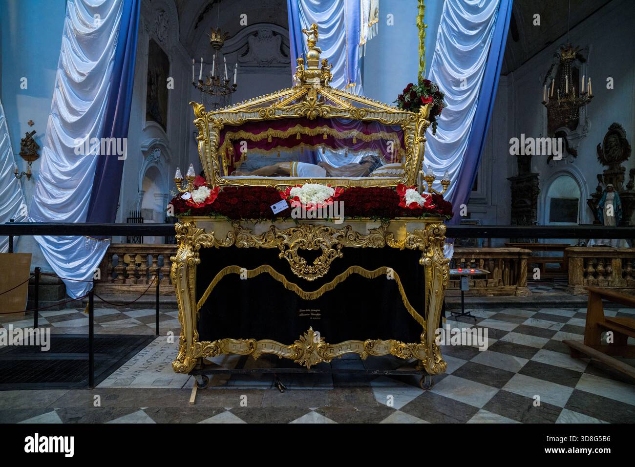 Italian church altar showcases intricate craftsmanship and devotion ...